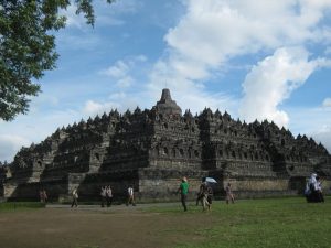 How to Visit Borobudur and Prambanan in 1 Day By Public Transport