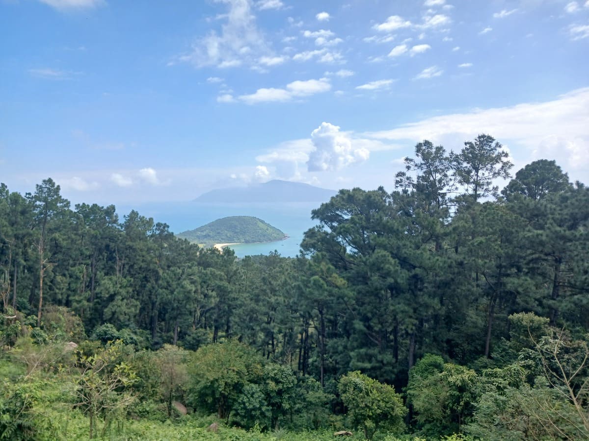 Hai Van Pass on a Motorcycle: The Full Guide