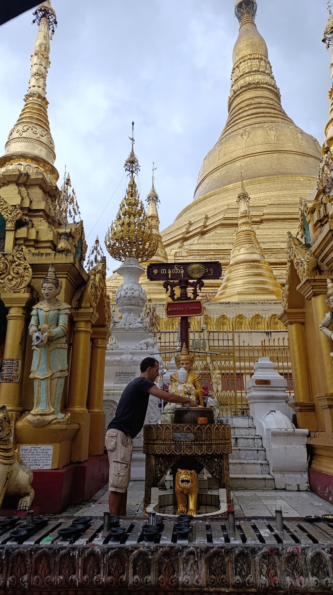 A Practical Guide to the Shwedagon Pagoda in Yangon